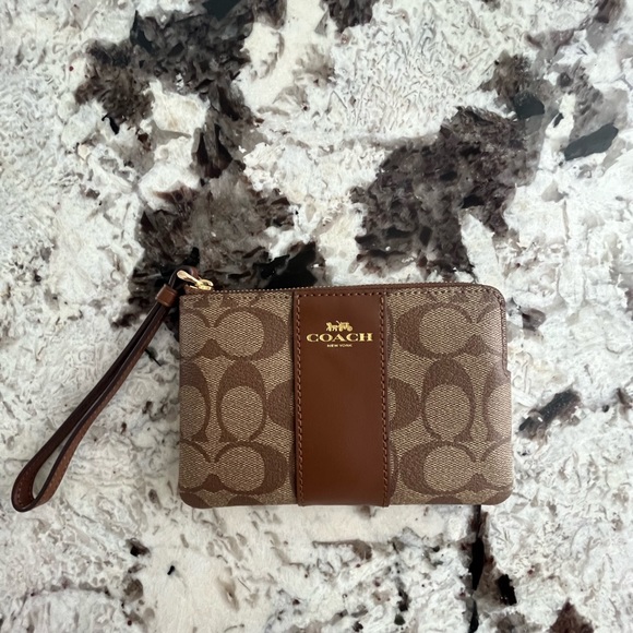 Coach | Bags | Coach Wristlet In Signature Canvas Corner Zip Gold Khaki ...